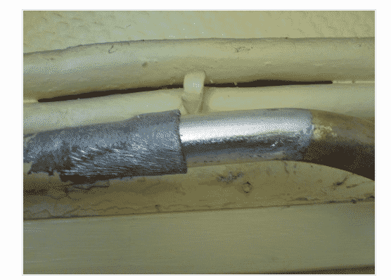 Comment Reconnaître un Tuyau en Plomb chez Vous ? (et que faire)